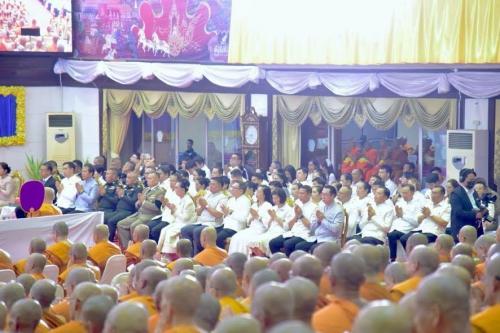 คณะสงฆ์หนกลาง จัดพิธีเจริญพระพุทธมนต์ นวัคคหายุสมธัมม์ ถวายพระพรชัยมงคล ...